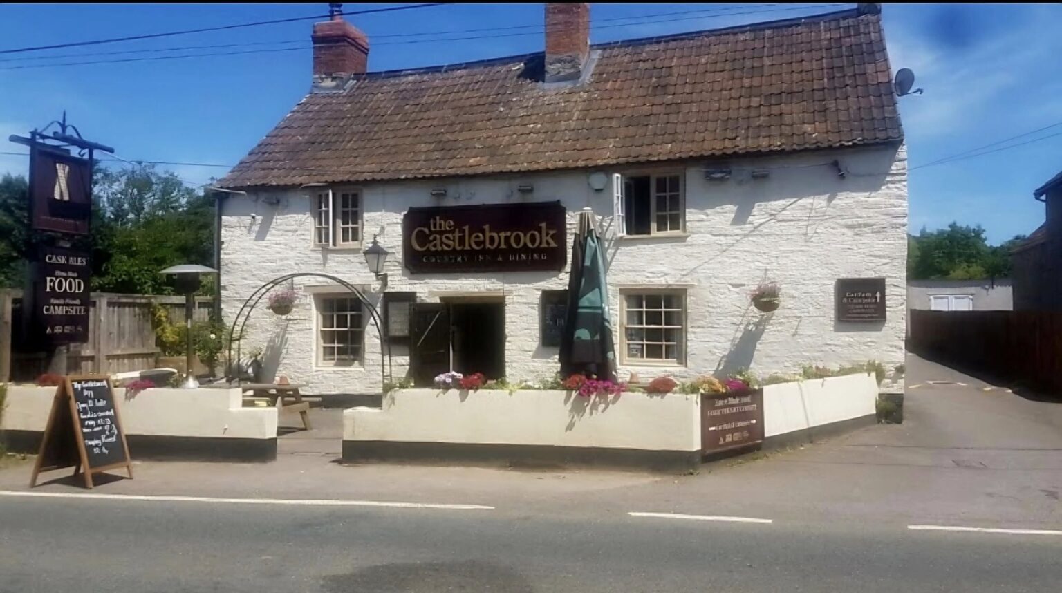 The Castlebrook Inn - Discover Somerton